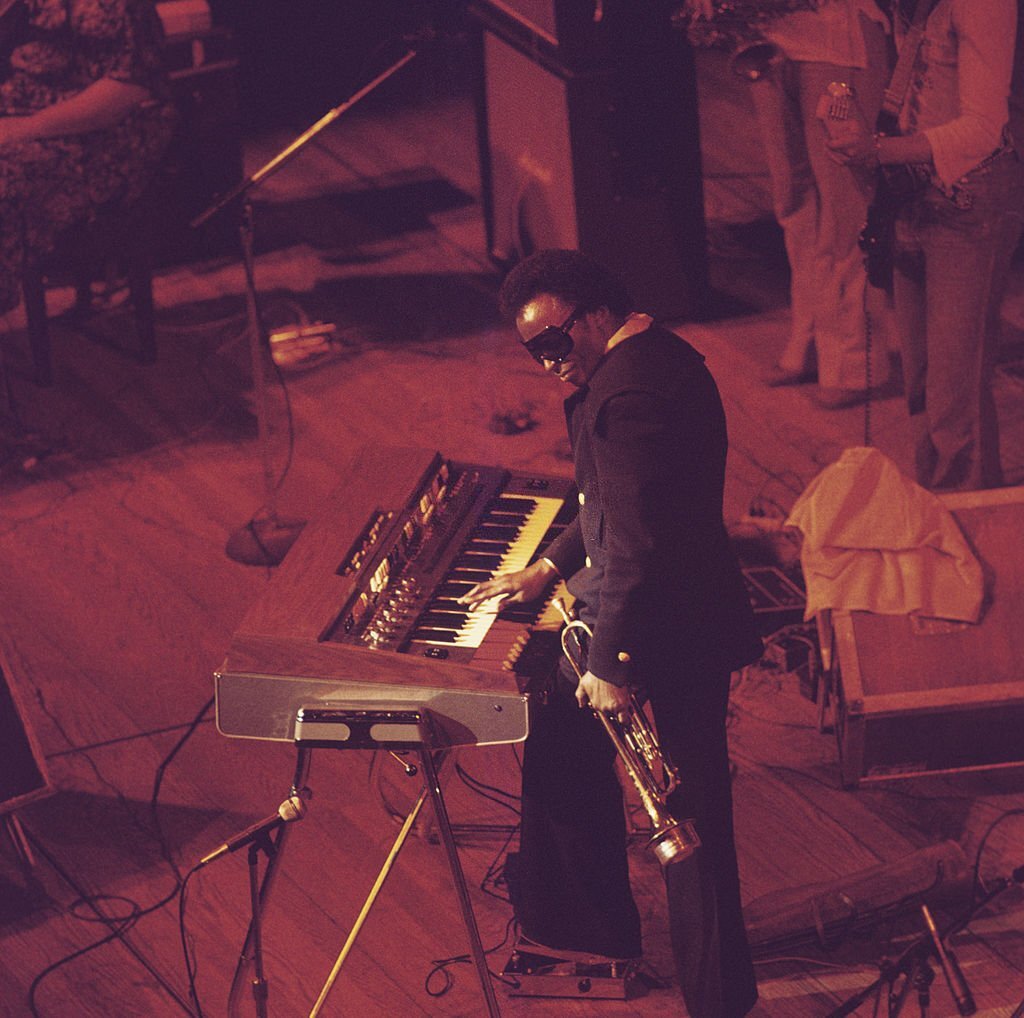 the Heat Warps – Live Miles etc.